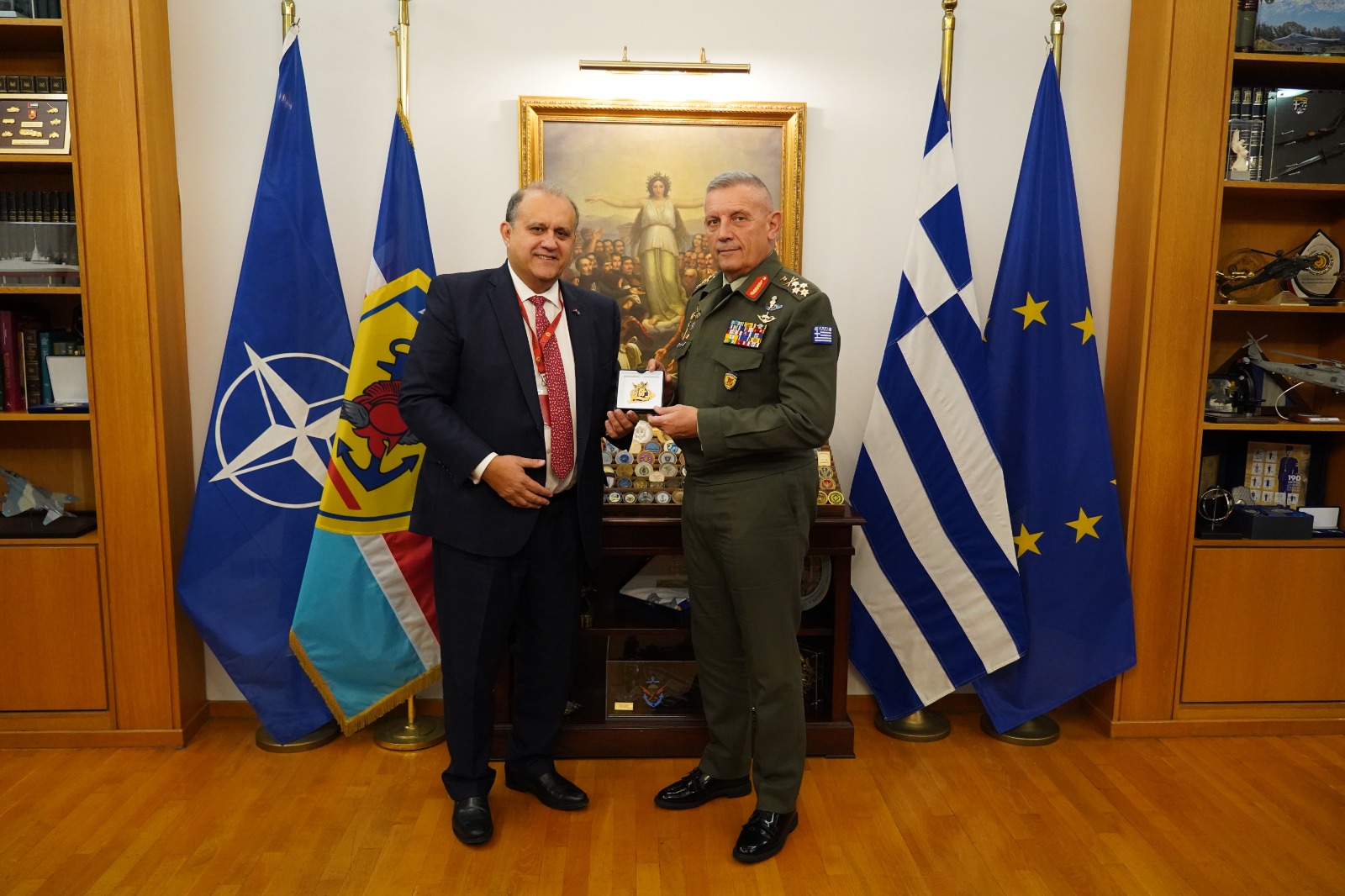 Συνάντηση του Αρχηγού ΓΕΕΘΑ με τον Πρόεδρο του Διοικητικού Συμβουλίου ...